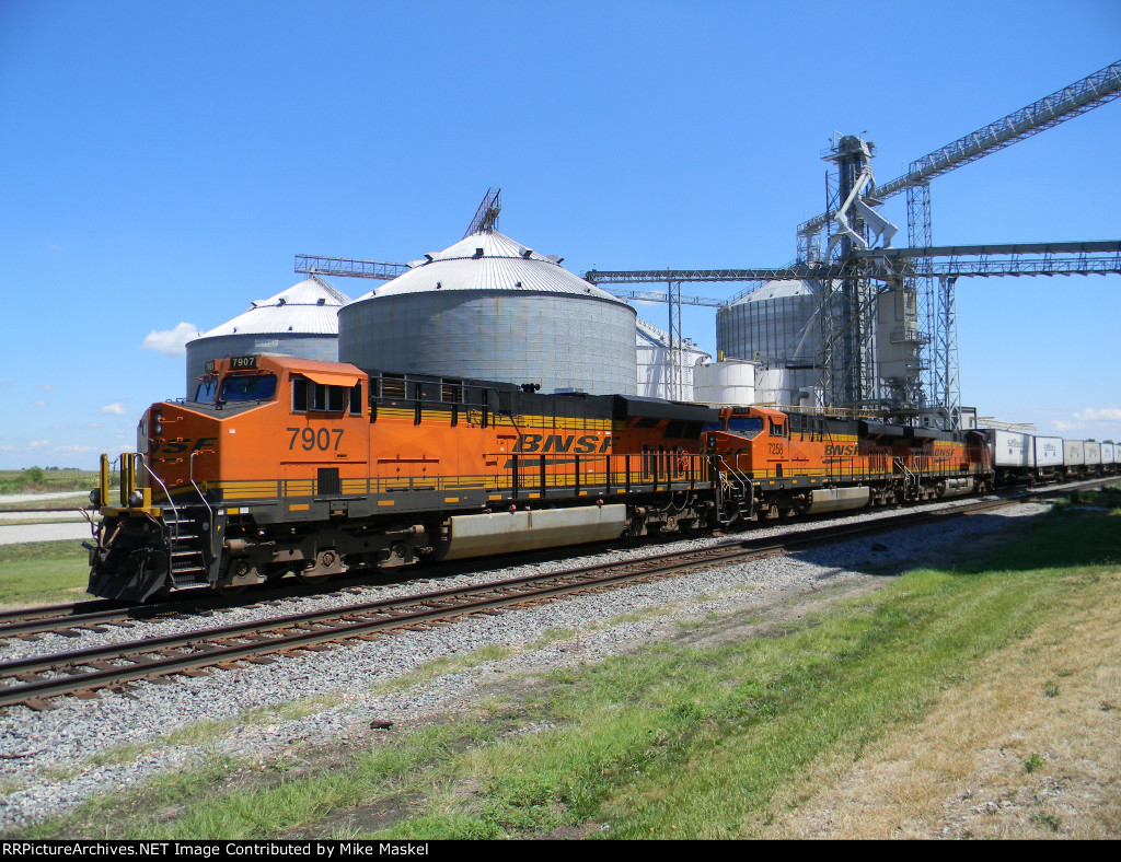 BNSF 7907